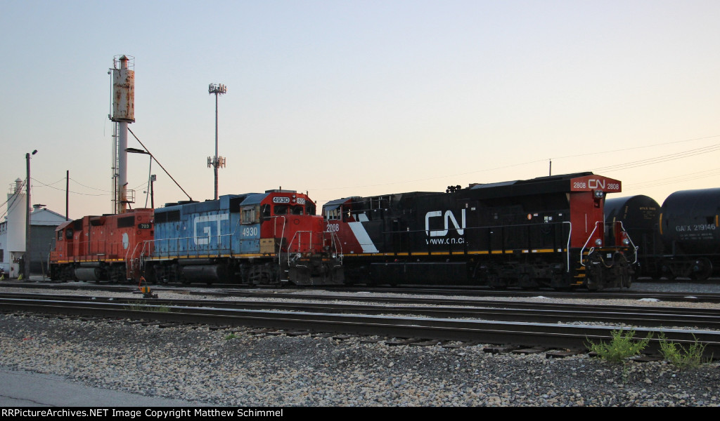 EJE 703, GTW 4930, & CN 2808